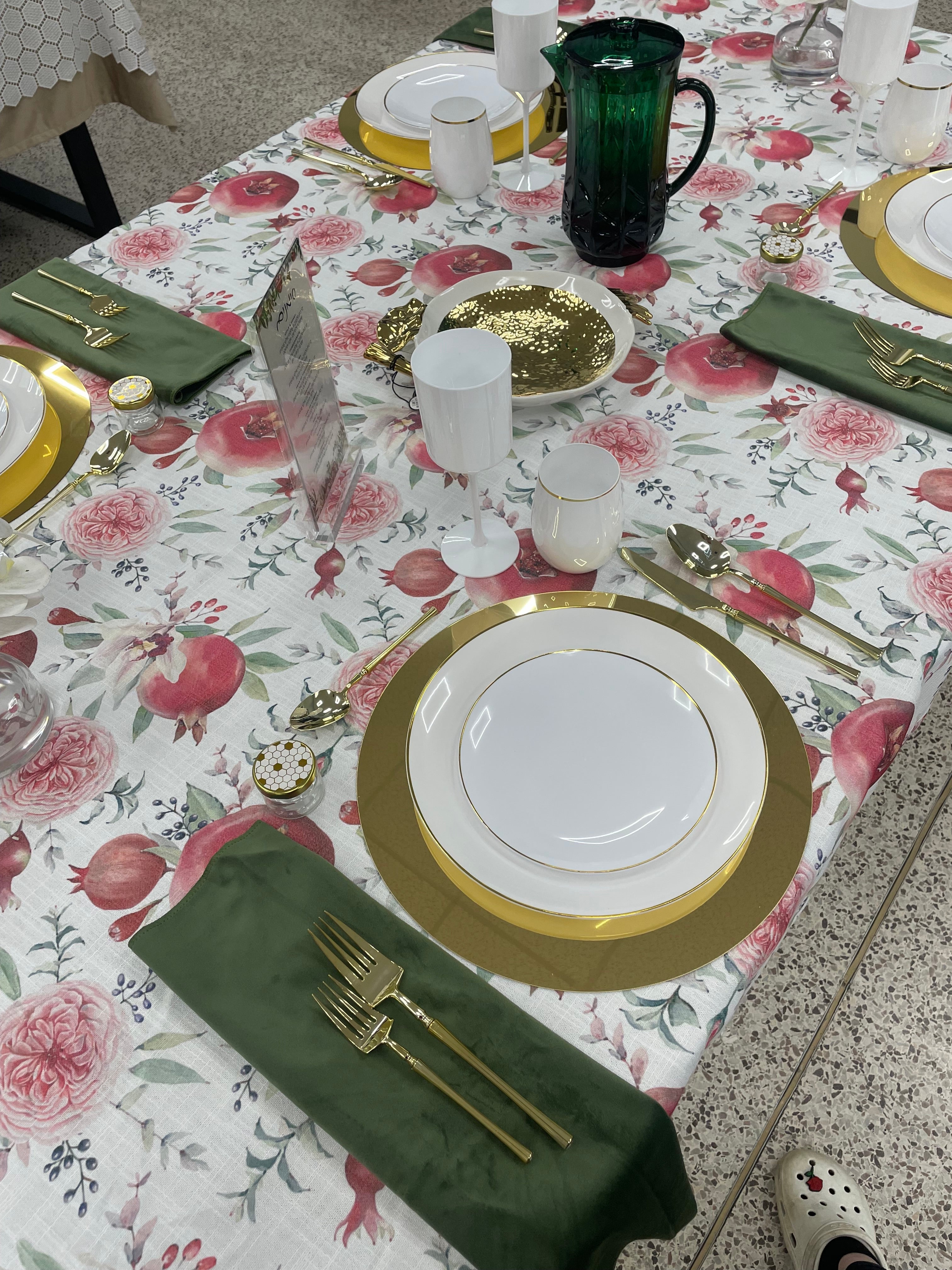 **Creating an Elegant Rosh Hashanah Table Setting with Disposable Tabl ...